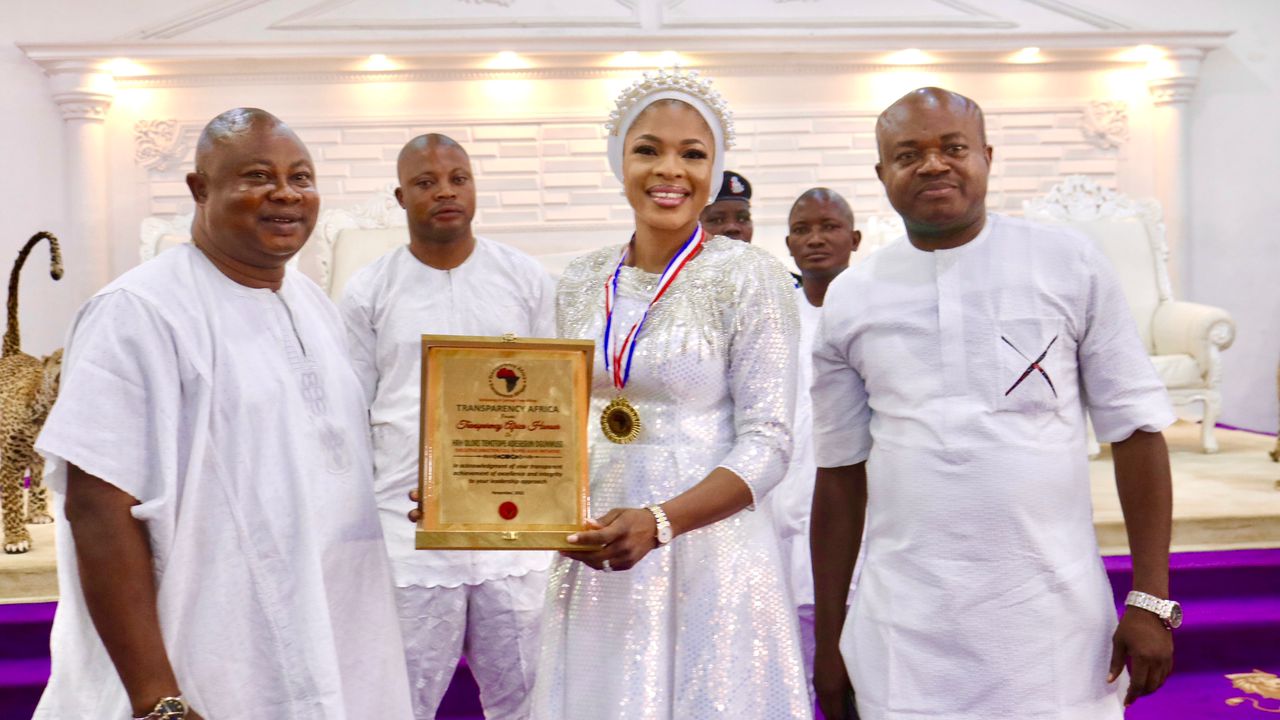 Ooni’s Queen, Olori Temitope Bags Transparency Africa Award, Dedicates ...