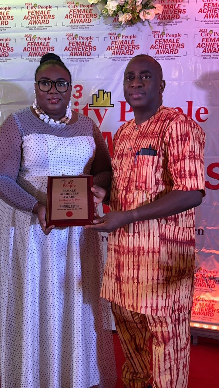 Bimbo Esho Dedicates City People Award To Dad – Newsnowonline